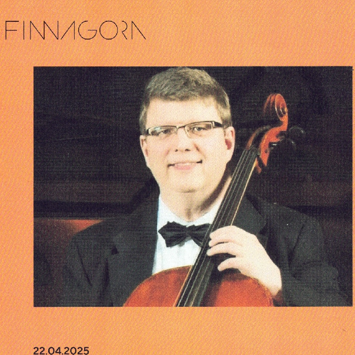 Artikkeleita / Articles :: Varonen Music & Art